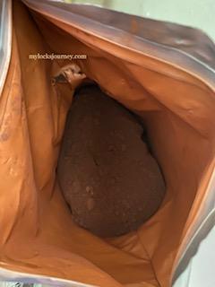 How to dye dark hair naturally: red ochre (iron oxide) - My Locks Journey